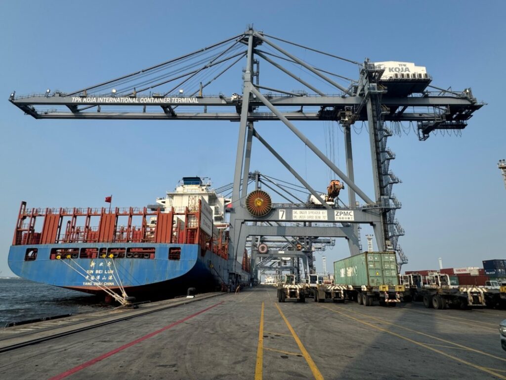 Container Terminal Operations - PT. Hutchison Ports Indonesia